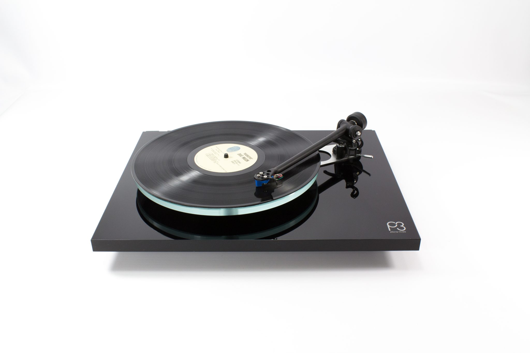 Discover the best mid-range turntables for an unforgettable sound ...